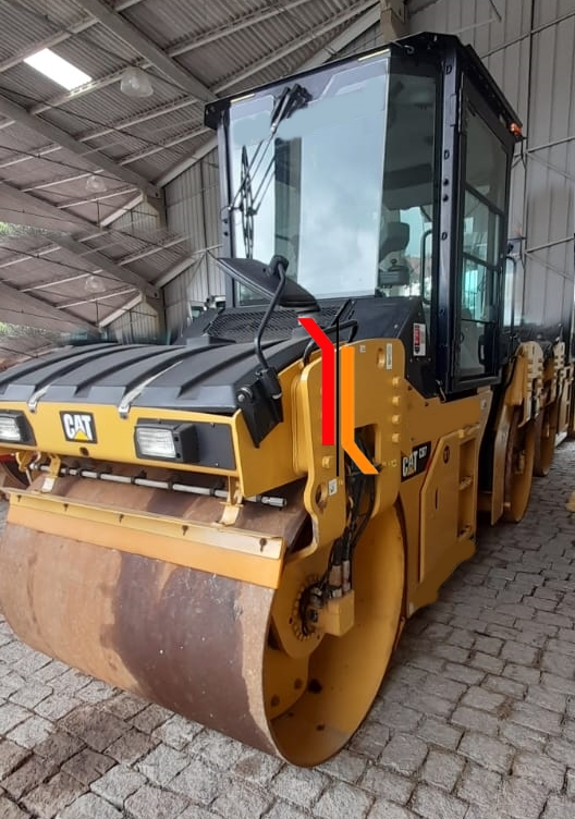 Rolo Tandem Caterpillar CB7 Ano 2019 - Brenny Comercial